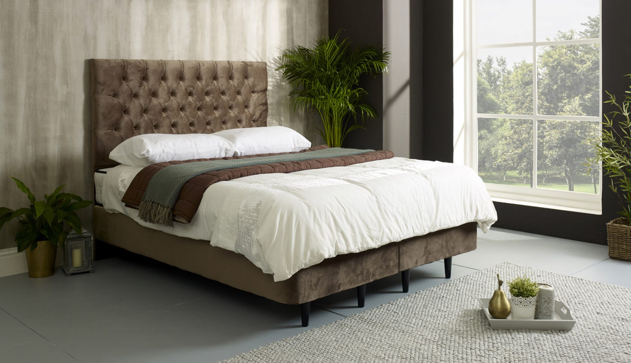 Saffron Chesterfield Floating Ottoman Bed Frame - Bedworld